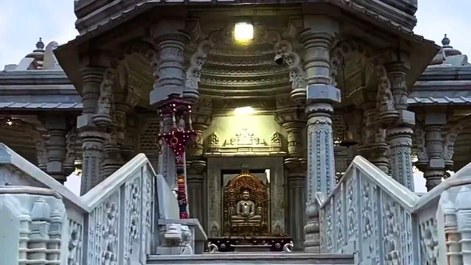 Shri Sammed Shikhar Ji: पर्यटकों को खूब लुभा रहा है झारखंड का यह ...